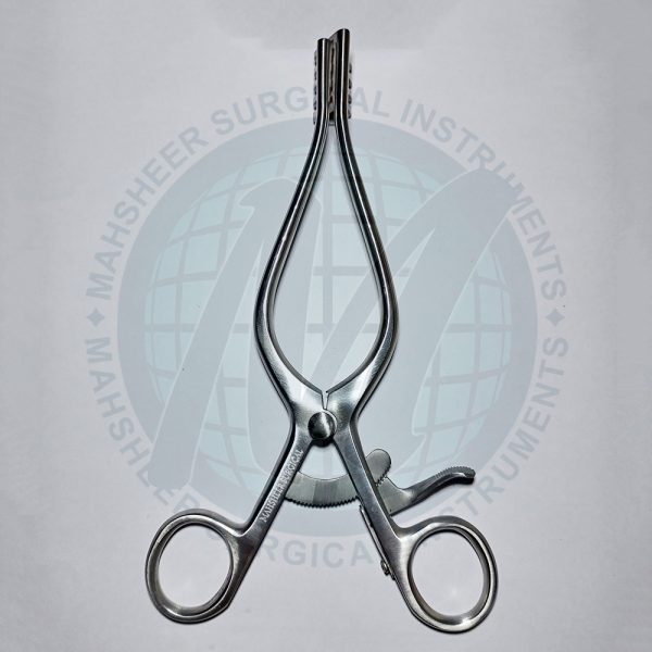 Travers Retractor | Used to retract skin and soft tissues
